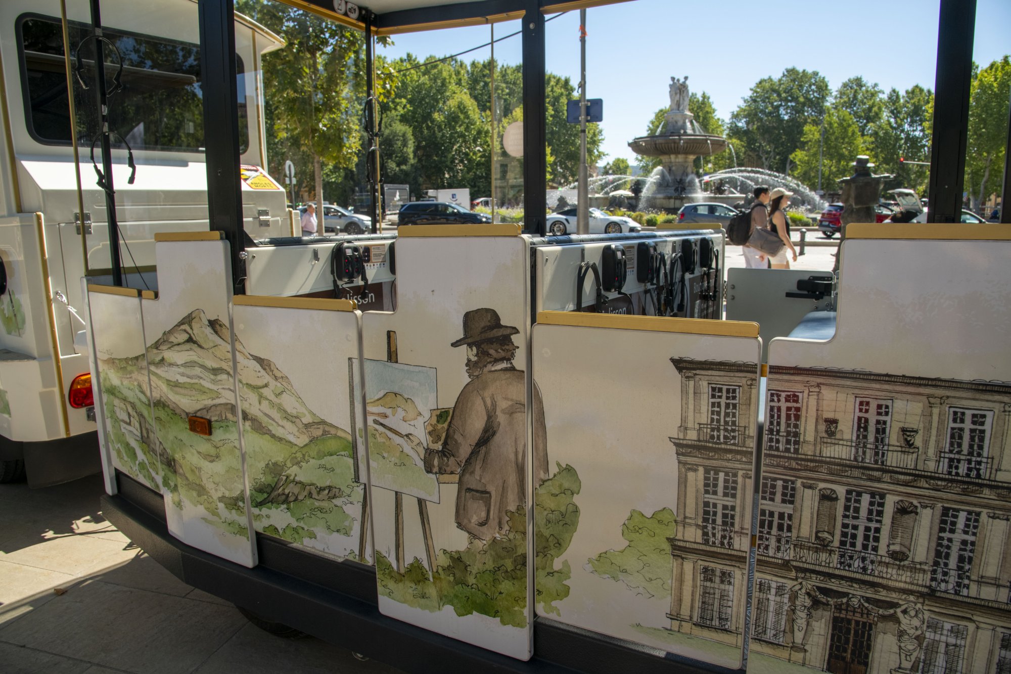 Inauguration de l’habillage artistique du train touristique d’Aix-en ...